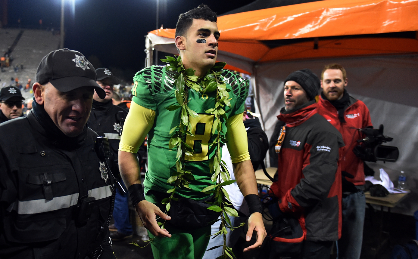 Oregon looks to clinch playoff spot by beating Arizona