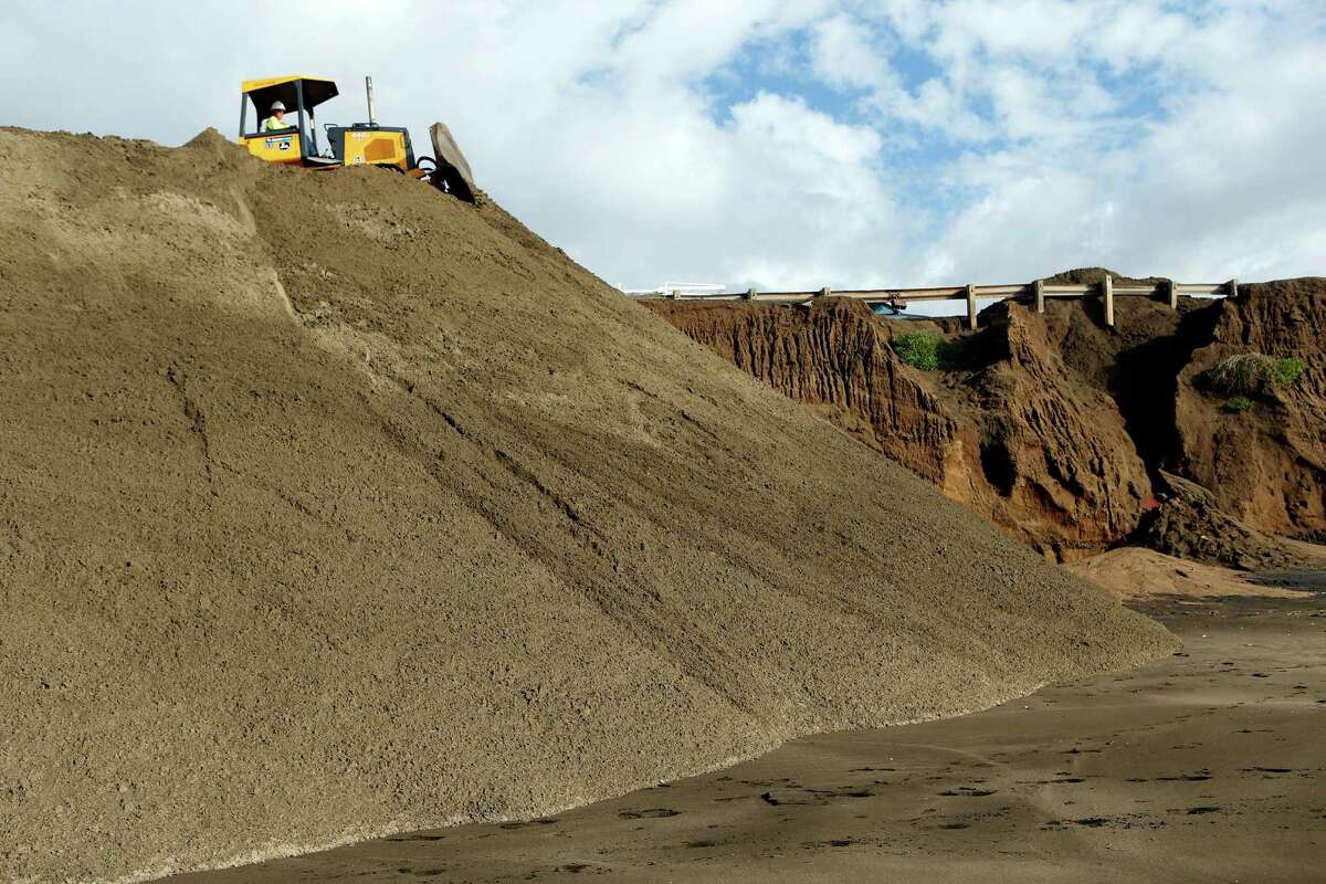 Why S.F. is moving 42,000 tons of sand down Ocean Beach