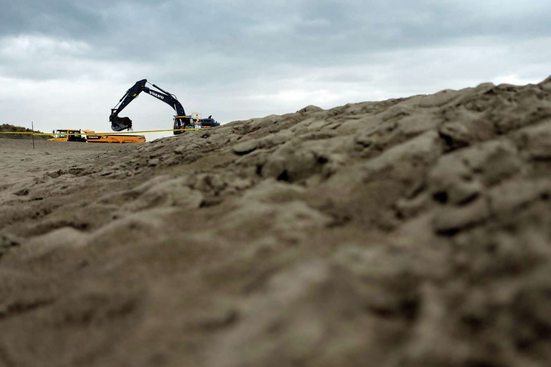 Why S.F. is moving 42,000 tons of sand down Ocean Beach