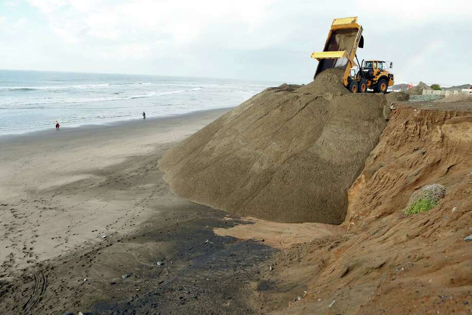 Why S.F. is moving 42,000 tons of sand down Ocean Beach - SFGate