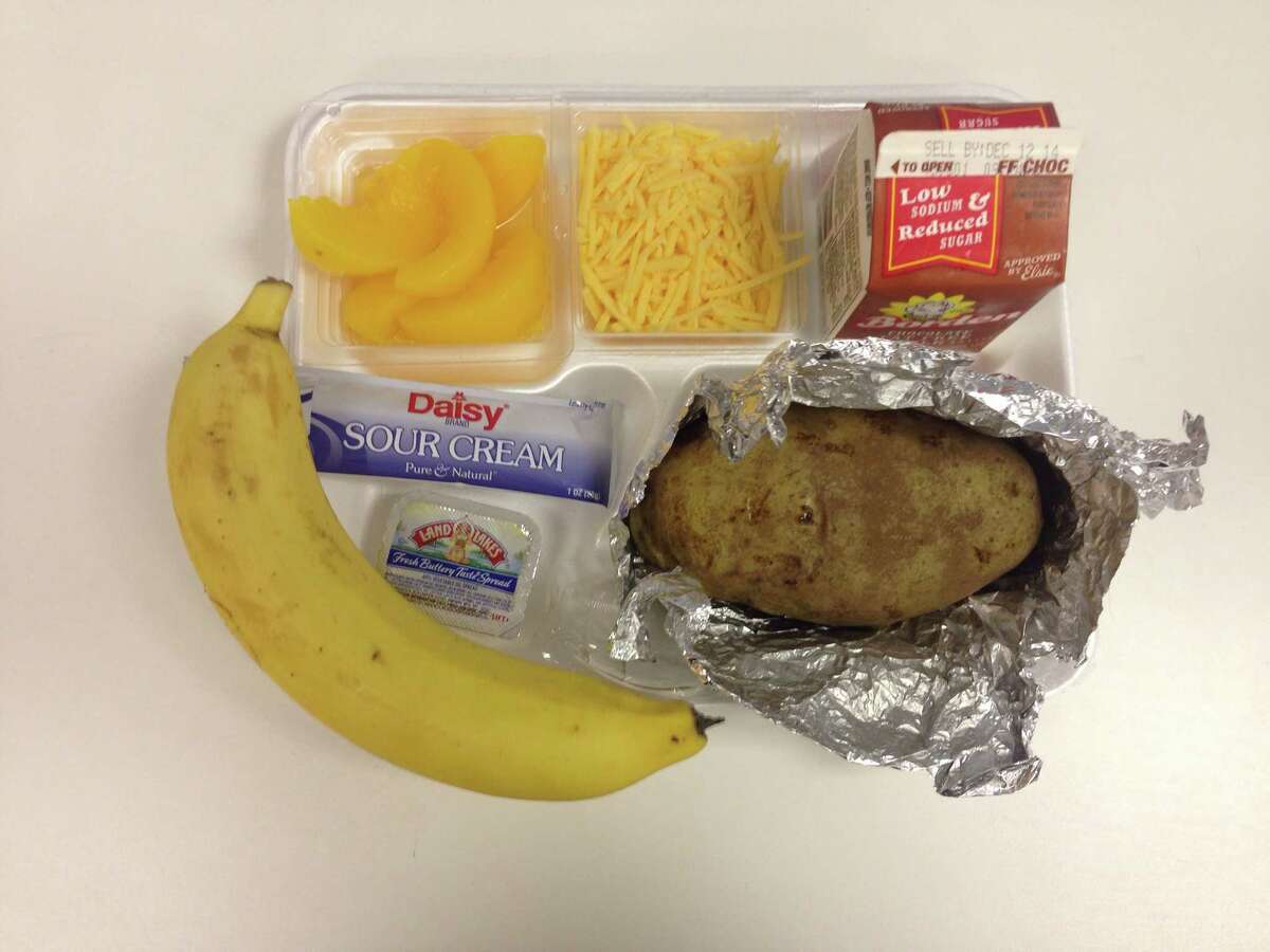 School lunches more nutritious than lunch brought from home