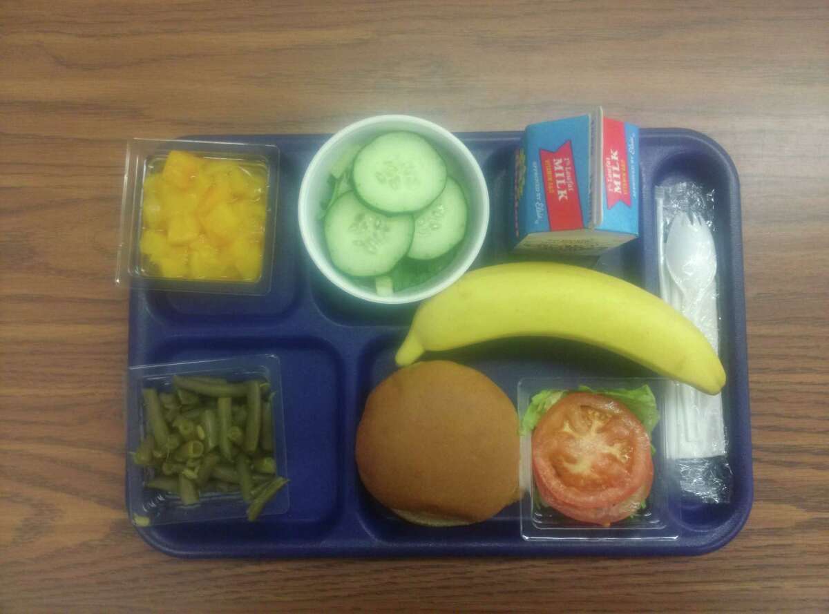 School vs. home lunch: Which makes the grade?