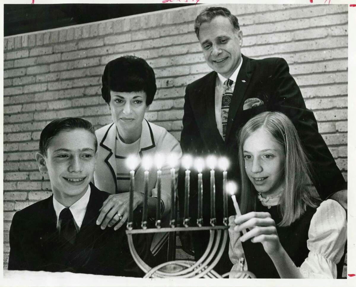 Chronicle photo archives give glimpses of holidays of old