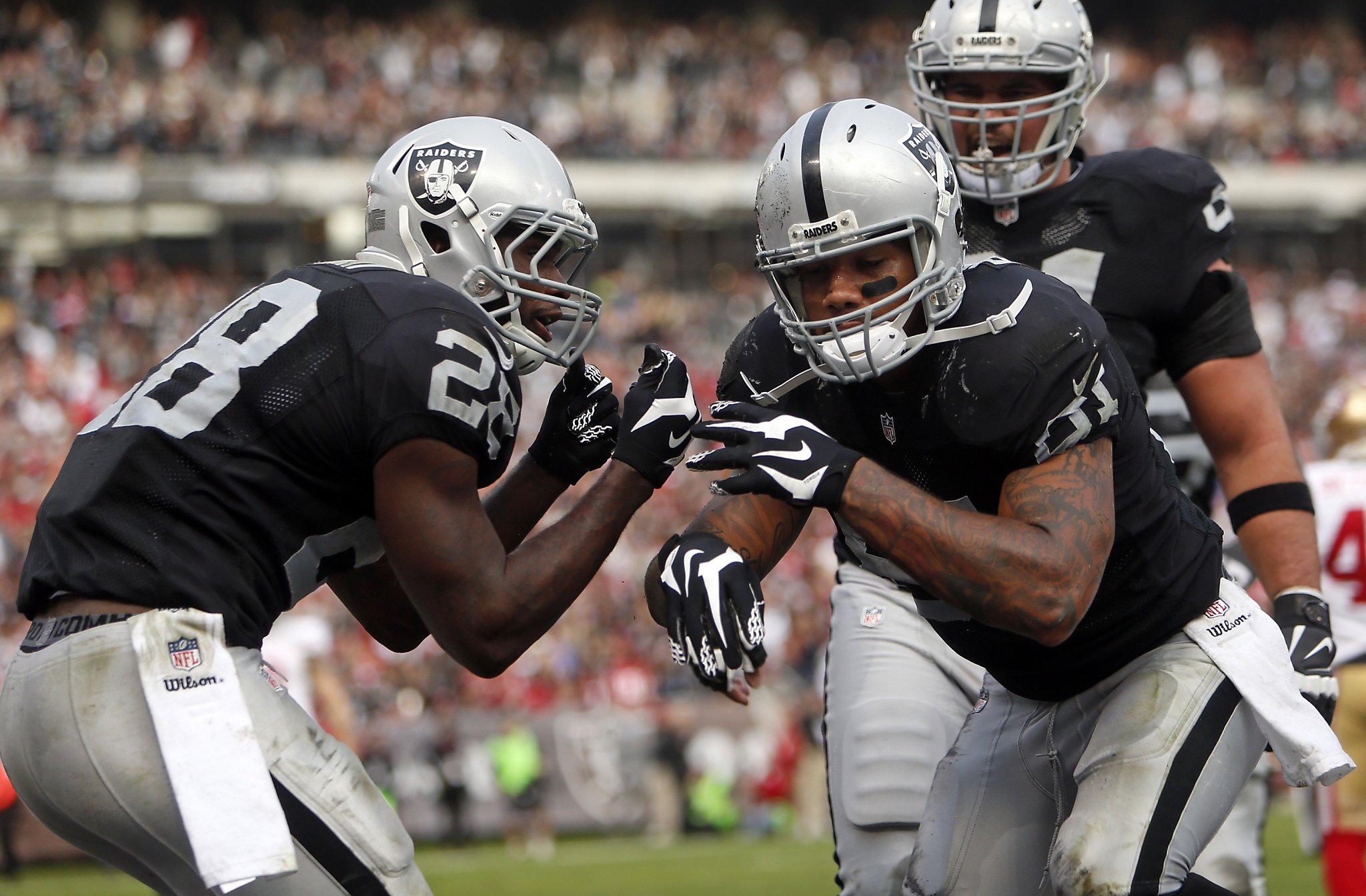 Raiders beat 49ers in Battle of the Bay