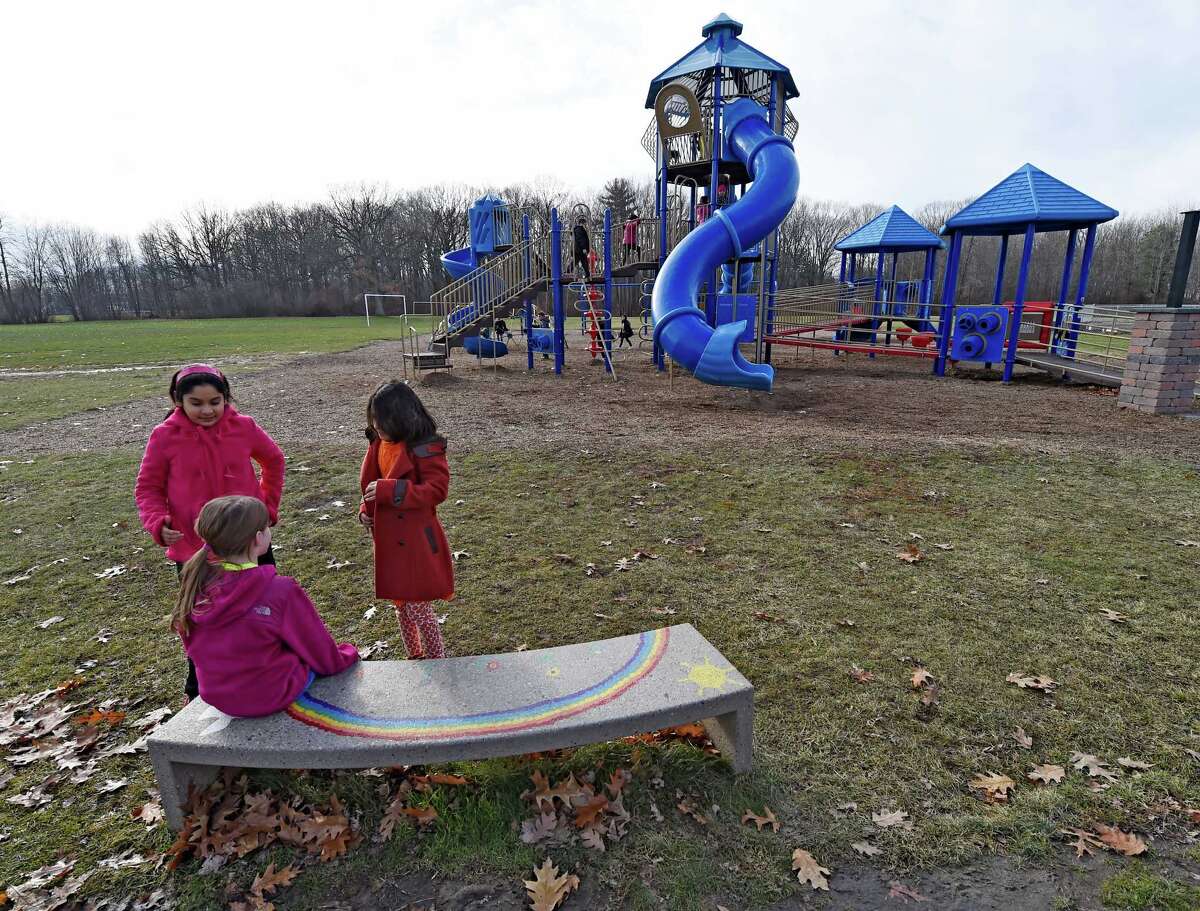 'Buddy Bench' helps kids find a friend