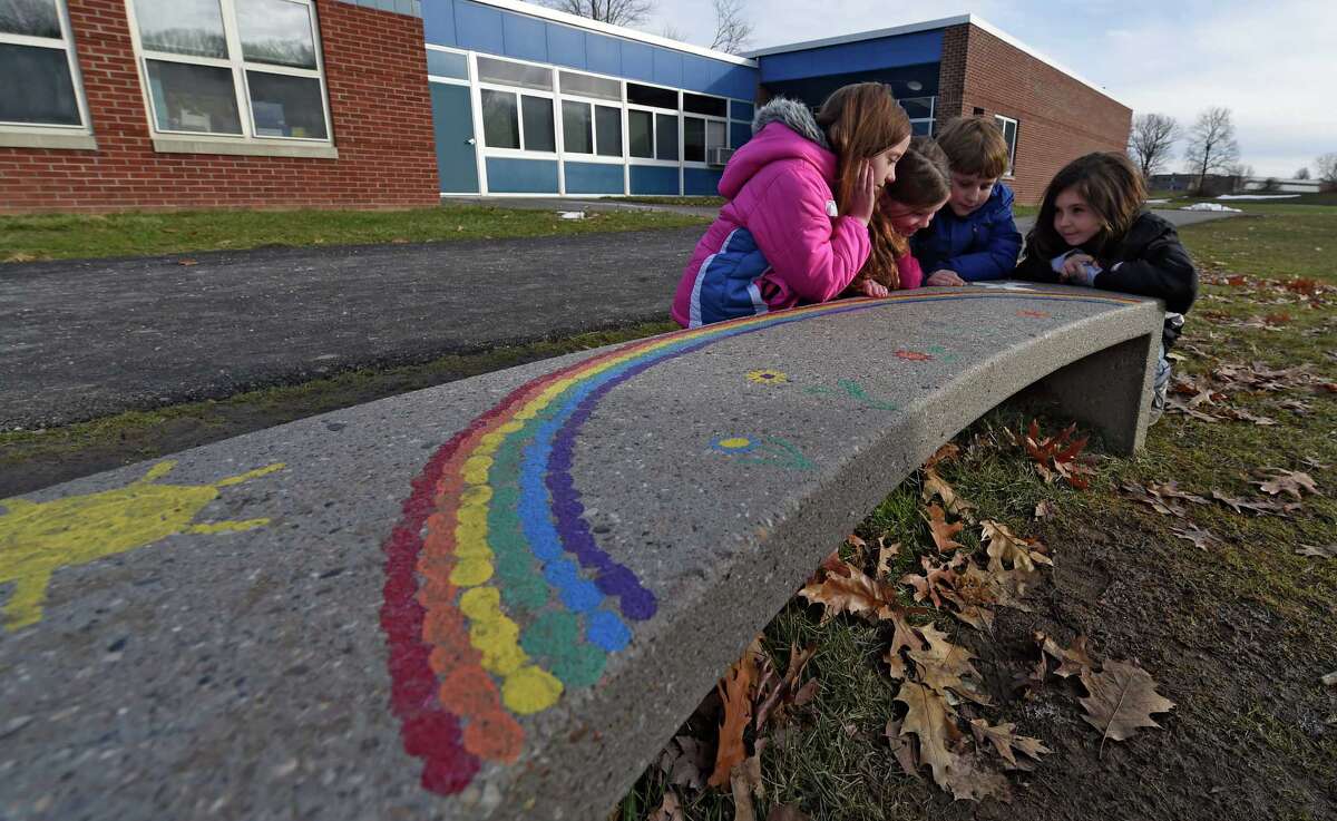 'Buddy Bench' helps kids find a friend