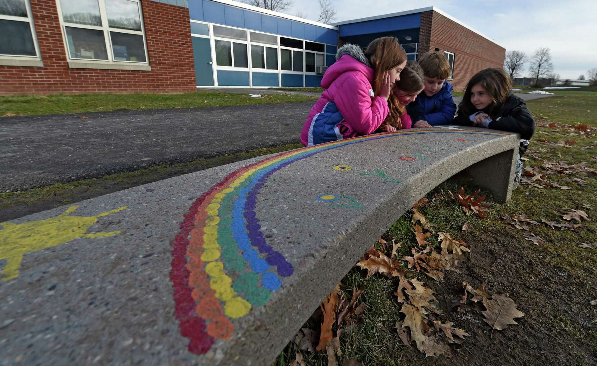 'Buddy Bench' helps kids find a friend