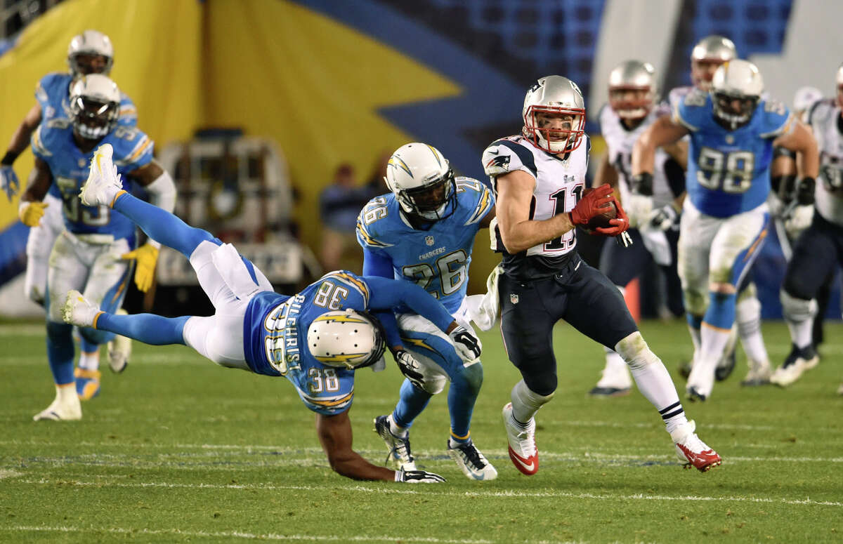 Julian Edelman’s big night leads Patriots over Chargers