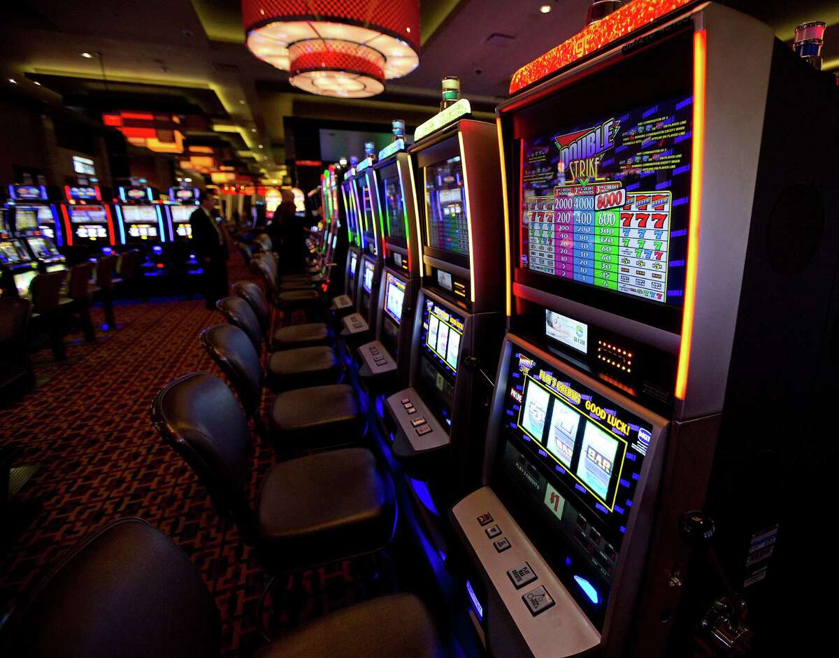 Houston billionaire's Lake Charles casino opens early