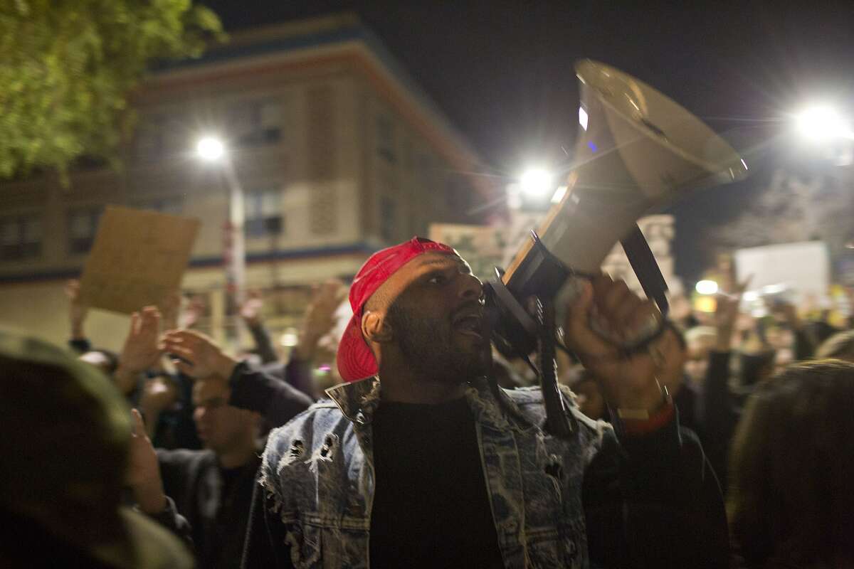 Berkeley protest swells to more than 1,000, closes I-80