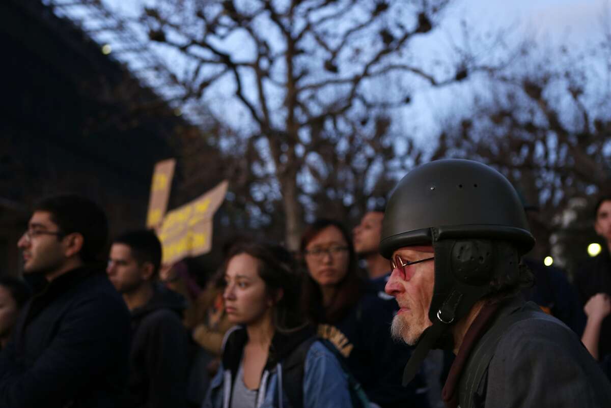 Berkeley protest swells to more than 1,000, closes I-80