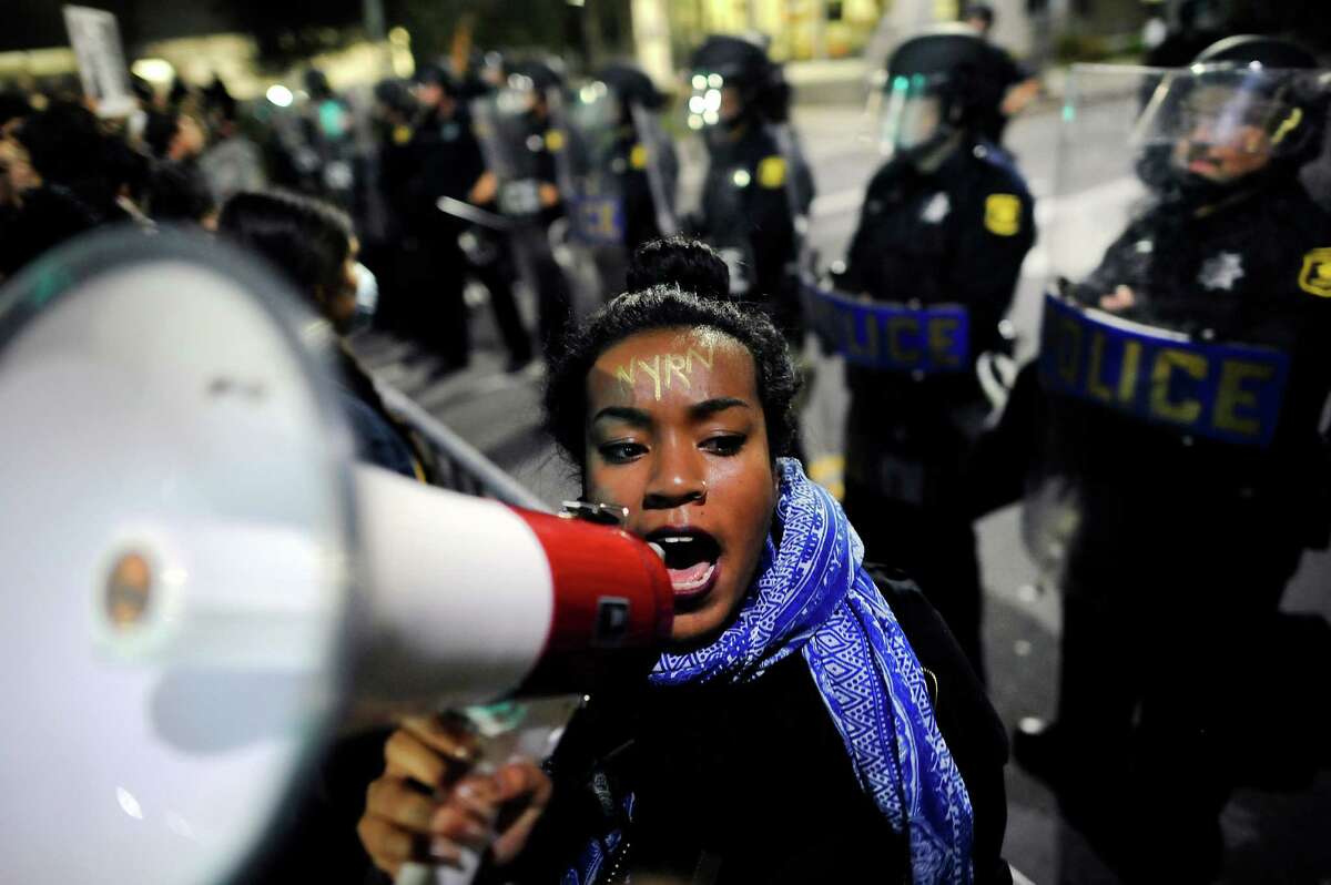 Berkeley protest swells to more than 1,000, closes I-80
