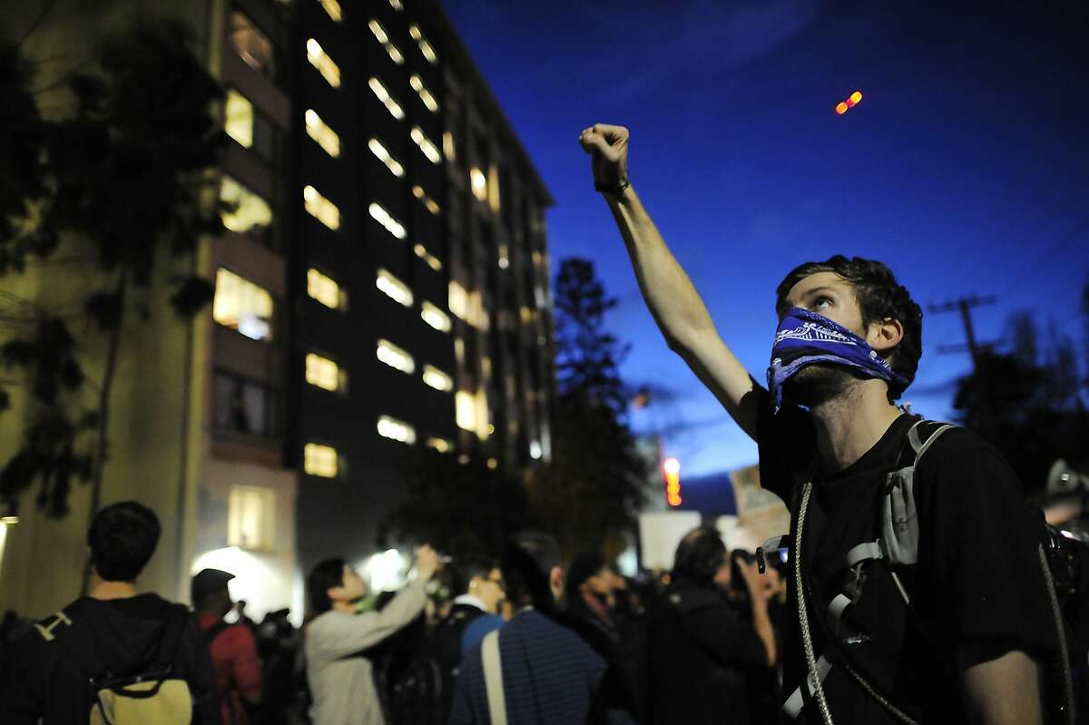 Berkeley protest swells to more than 1,000, closes I-80