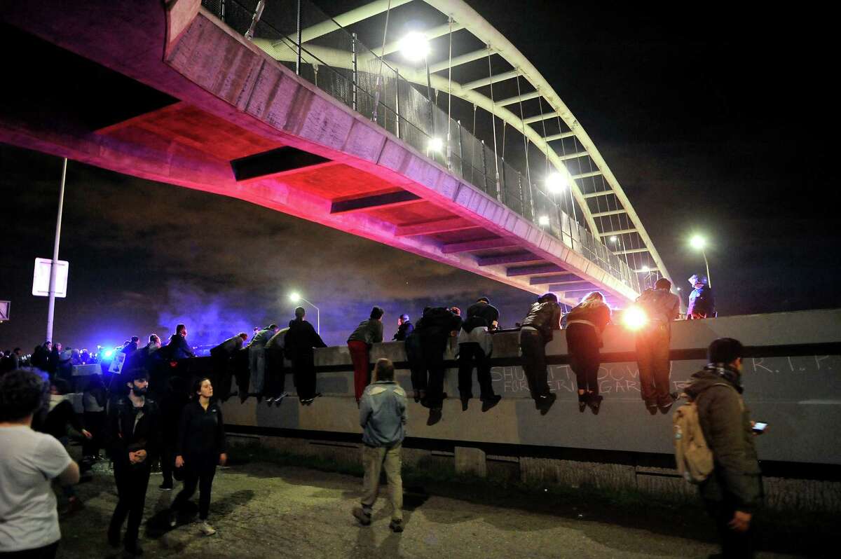 Berkeley protest swells to more than 1,000, closes I-80
