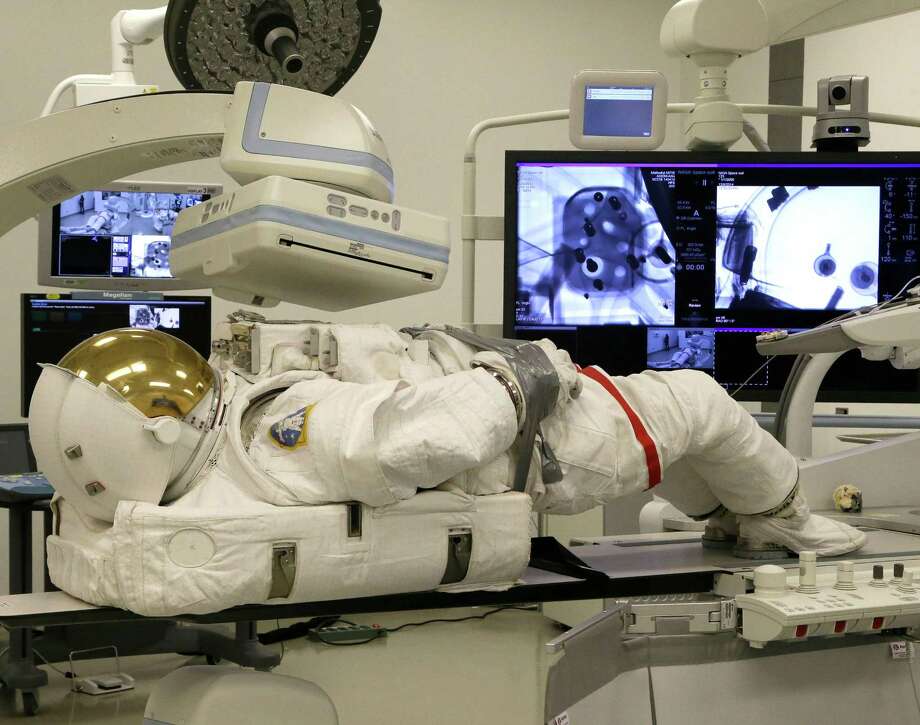 Spacesuit examined at hospital after astronaut nearly drowns - SFGate