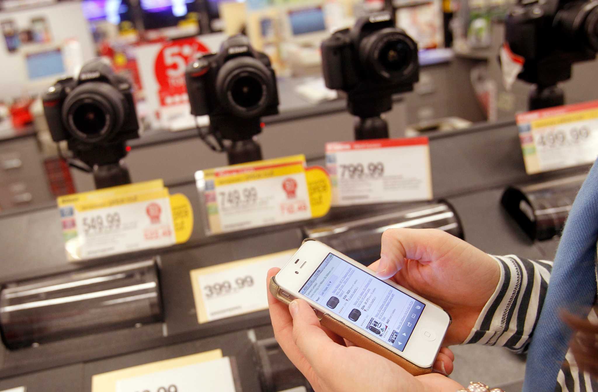 Retailers strive to stand out with apps, in-store service