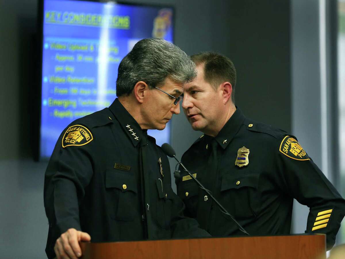 S.A. police chief recommends body cameras for officers
