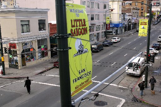 Which sign stands in front on Larkin Street?