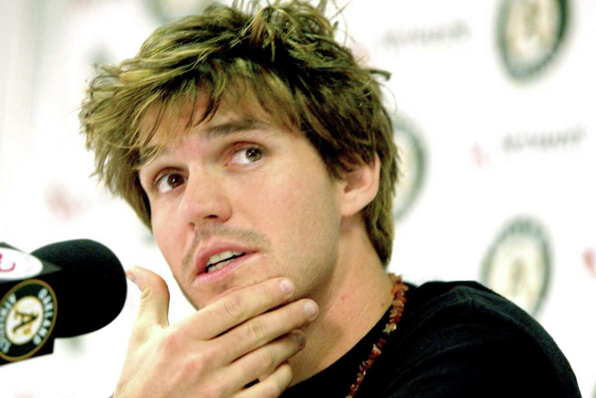 Former A’s, Giants pitcher Barry Zito announces his retirement