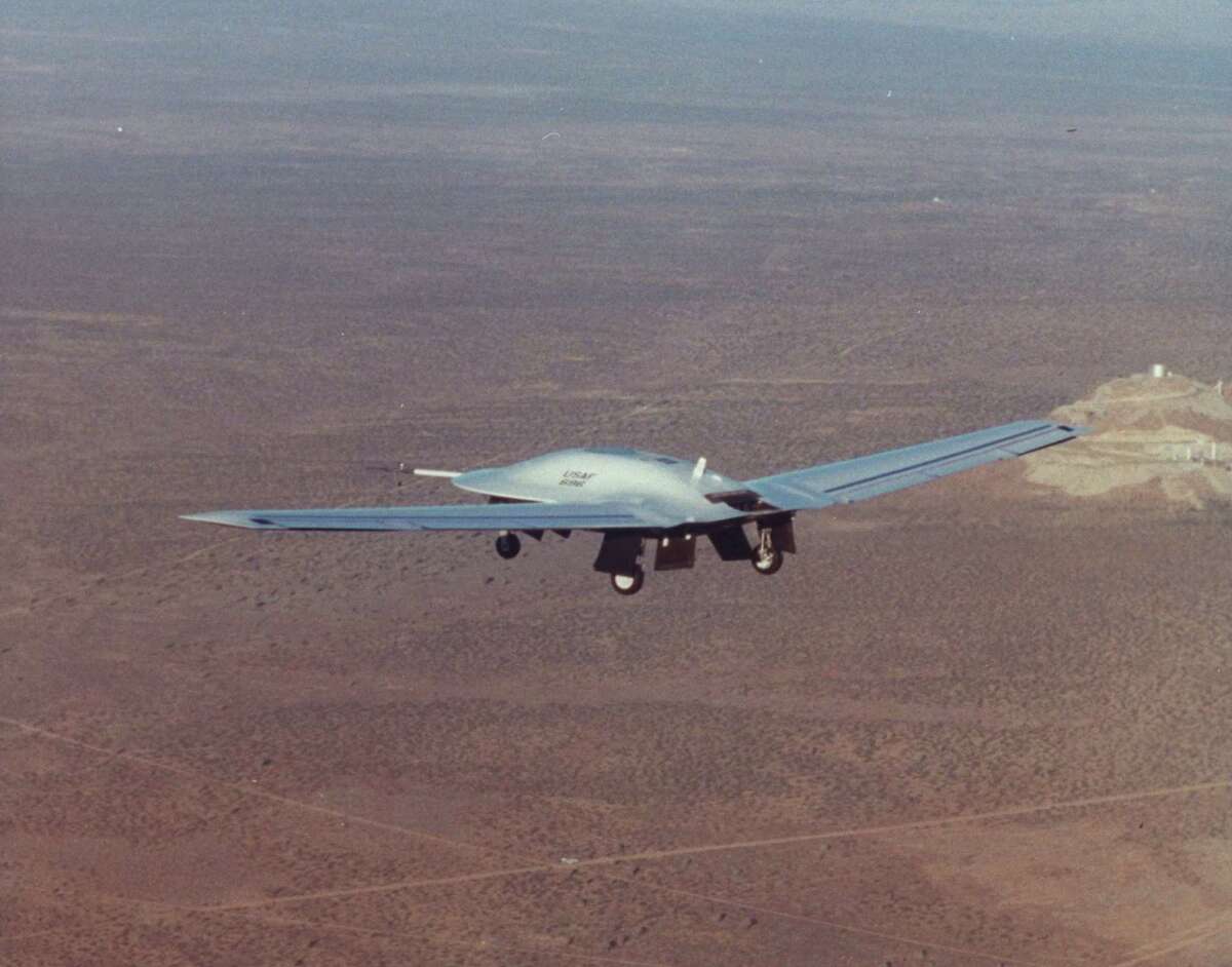 U.S. Navy has an underwater drone that looks, moves like a shark