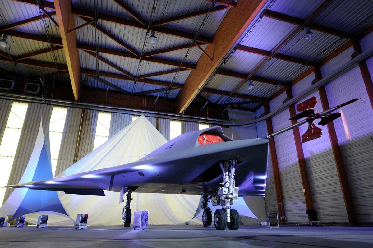 U.S. Navy has an underwater drone that looks, moves like a shark