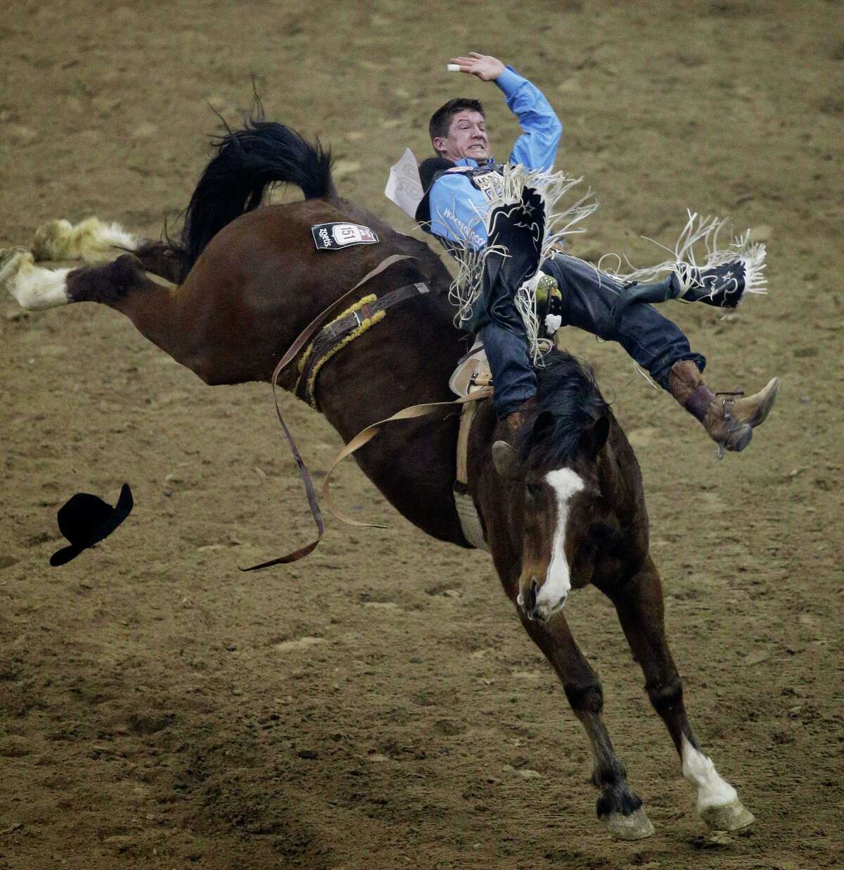 Riders hang on at Rodeo Finals