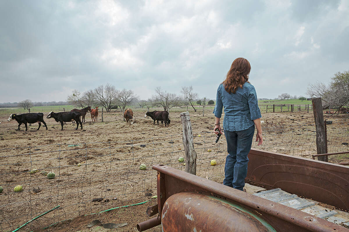 Houston photographer captures Texas women with their pistols