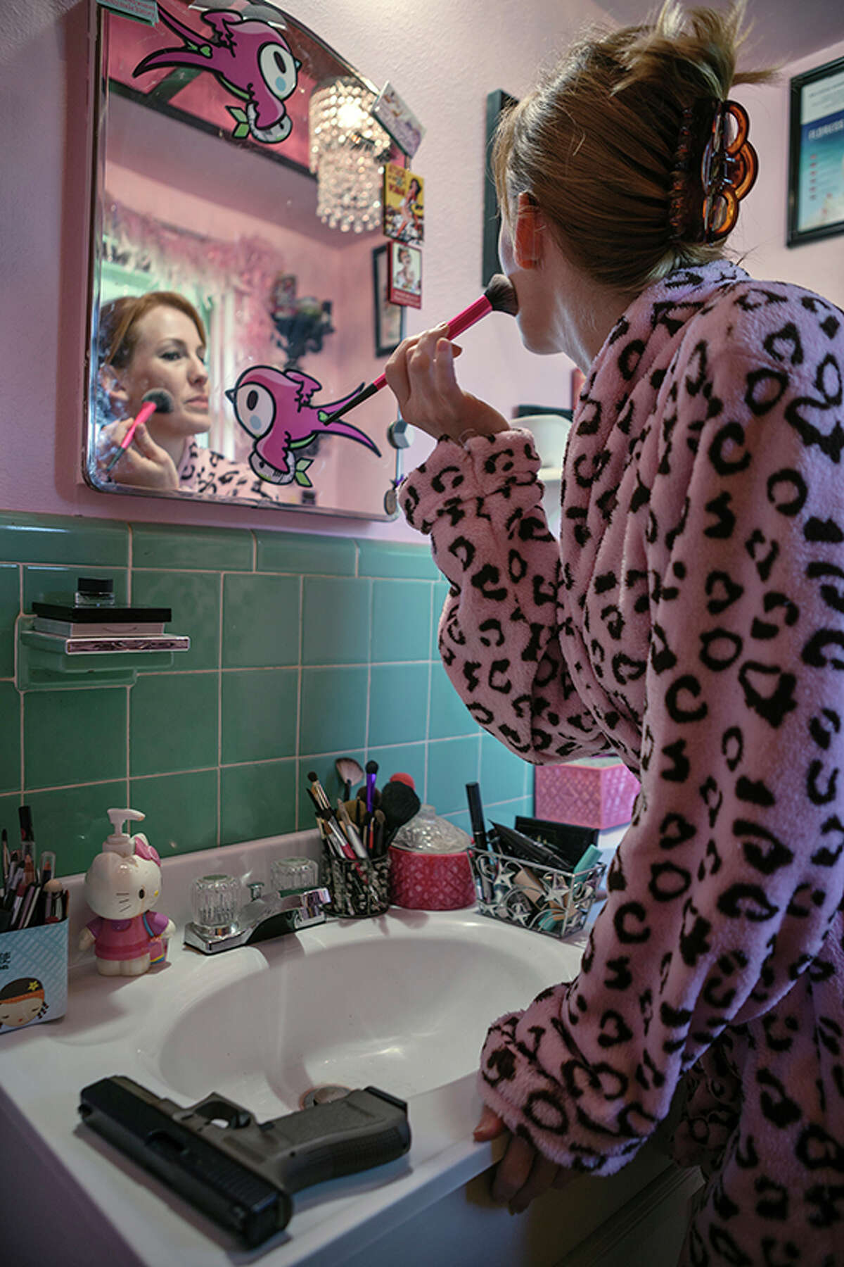 Houston photographer captures Texas women with their pistols