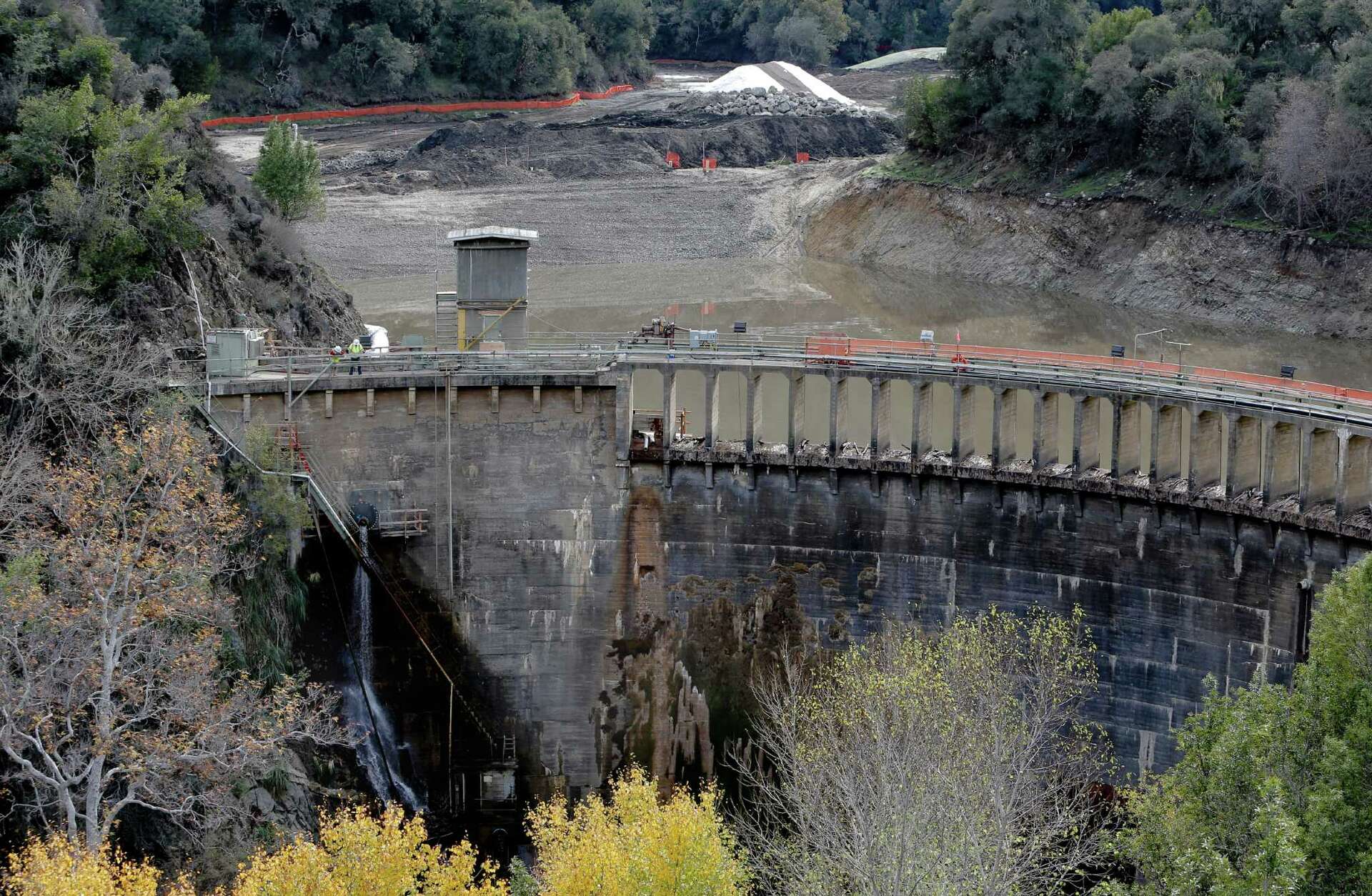 Carmel River diverted to demolish San Clemente Dam