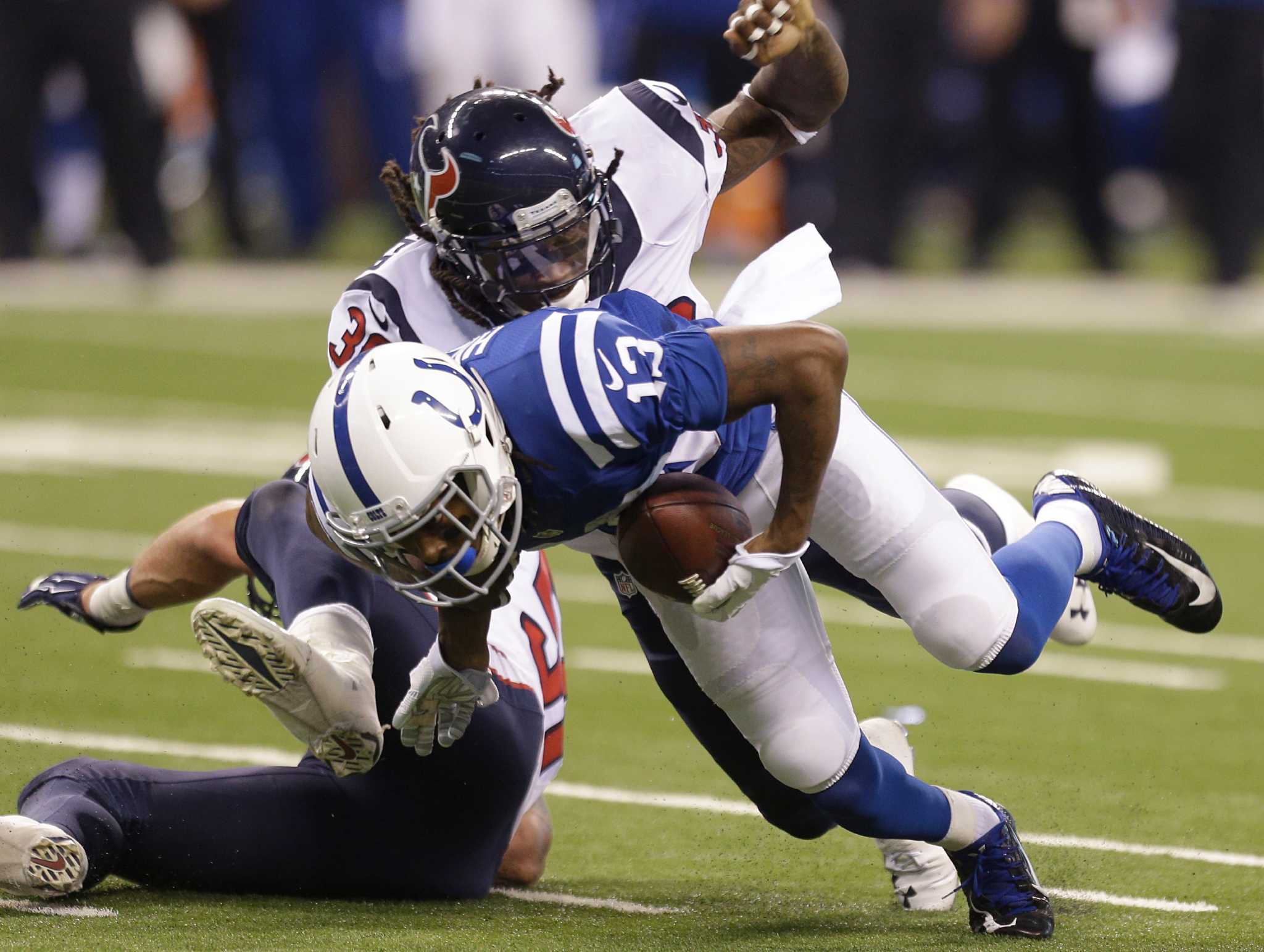 Hilton quieted as Texans get physical with star Colts receiver