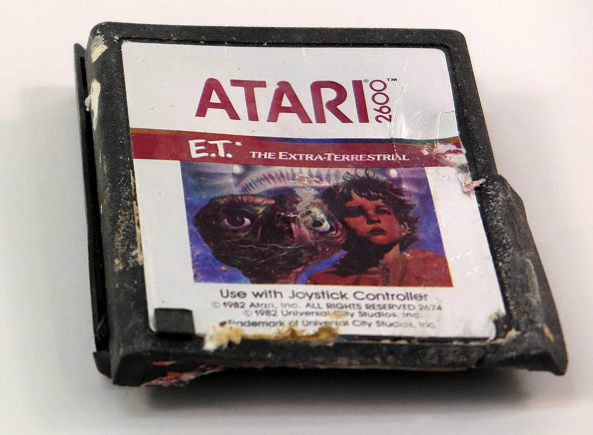 Atari’s 'E.T.’ game joins Smithsonian collection