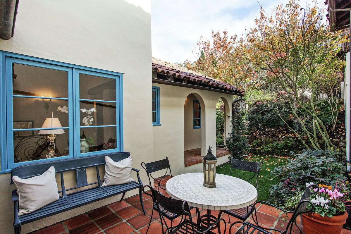 Berkeley Mediterranean decorated with arches, tile