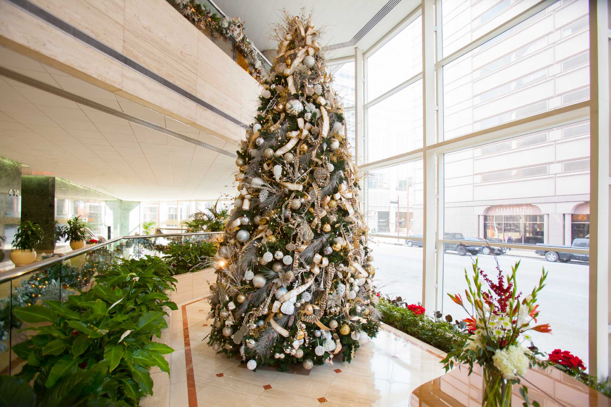 Luxe holiday décor by Houston's go-to seasonal designer