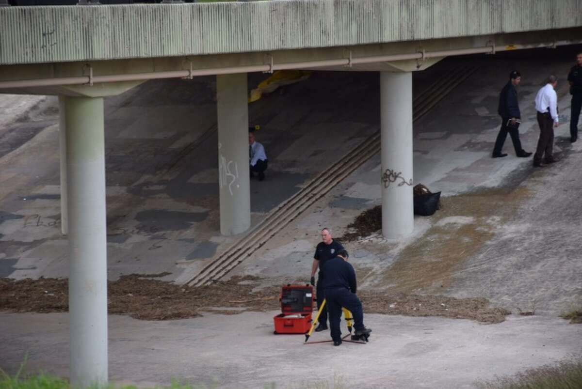 Teenage girl found dead under West Side bridge died from asphyxia