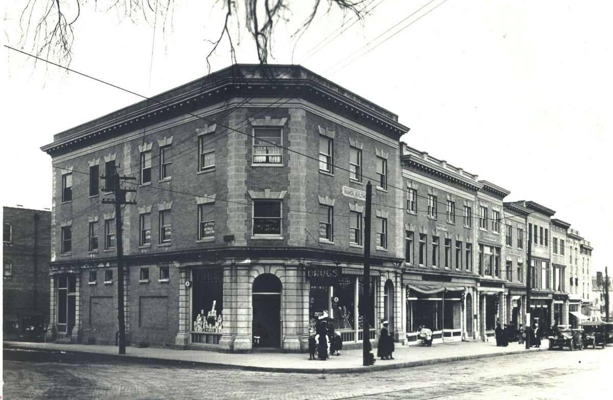 Greenwich Avenue lets go of past