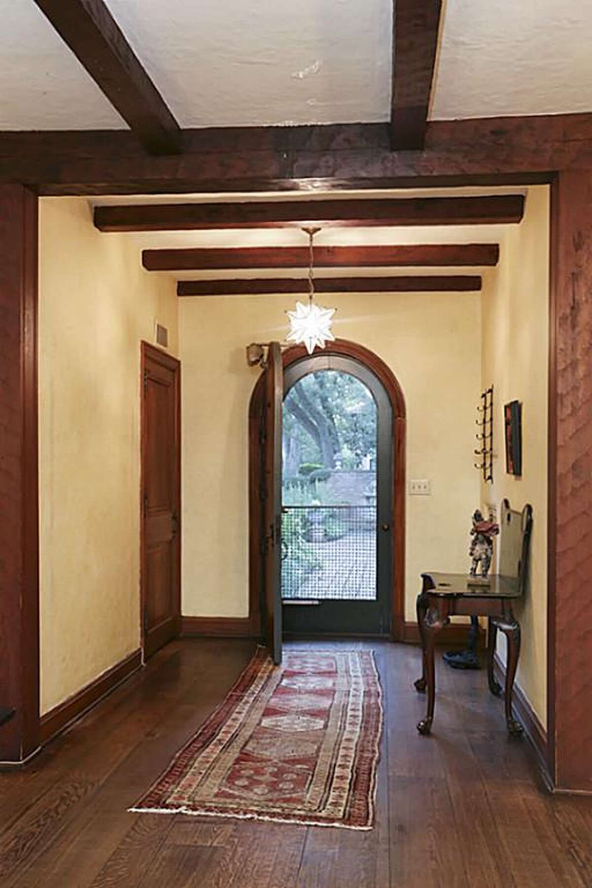 The evolution of the average American house style