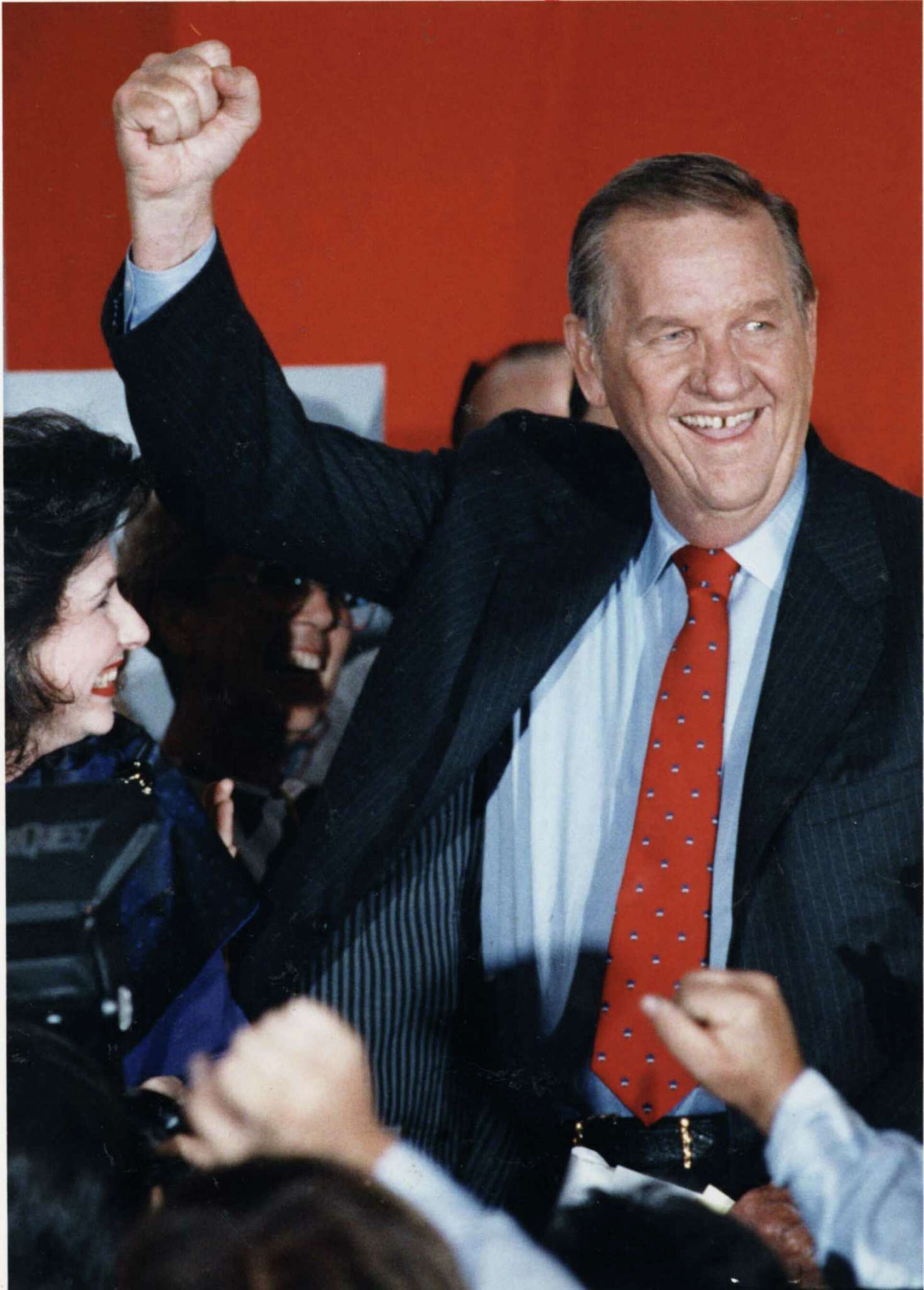 Former Houston mayor Bob Lanier has died