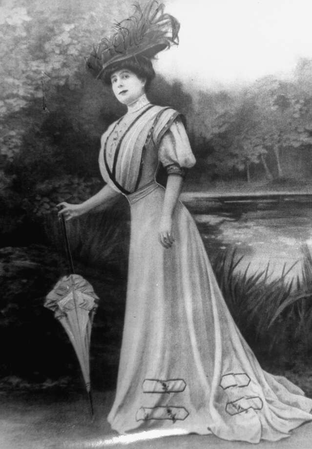 Corsetry, top hats and ruffles: 1900s fashion reimagined for the ...