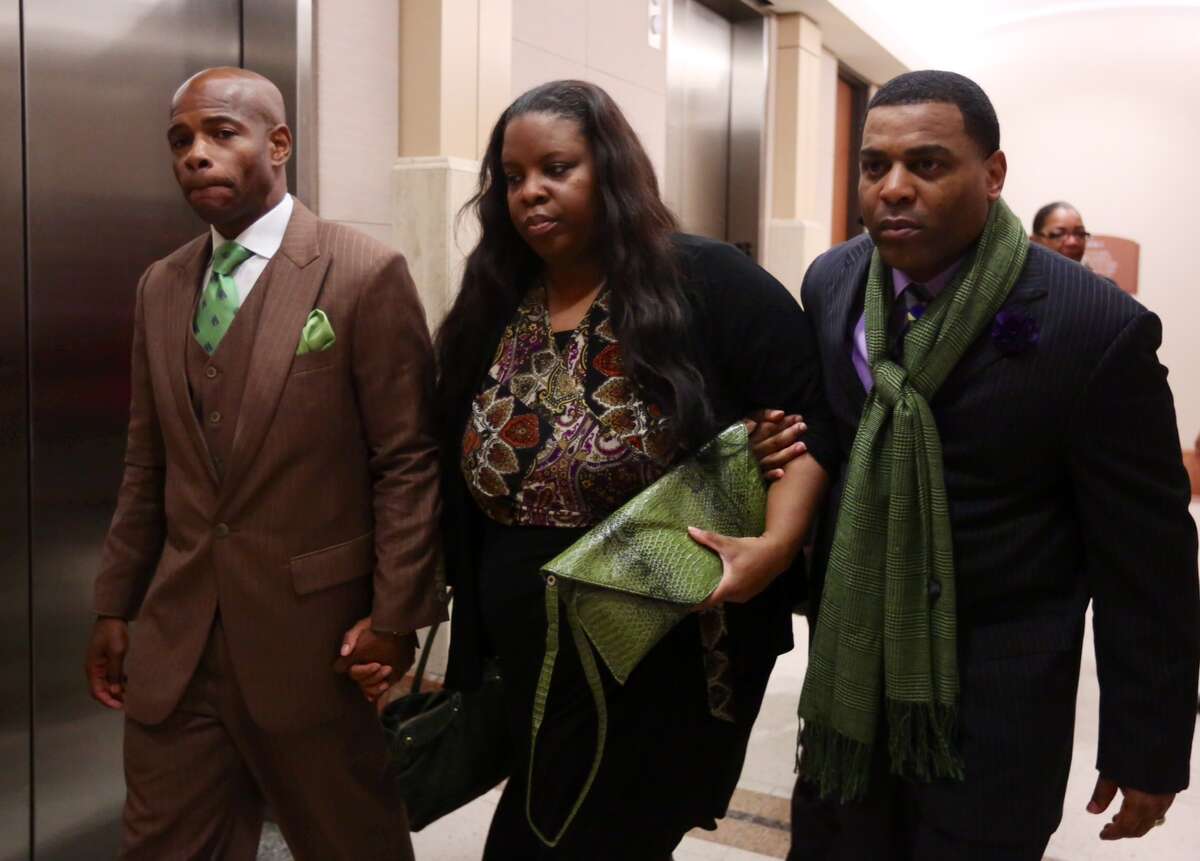 Houston officer cleared in fatal shooting