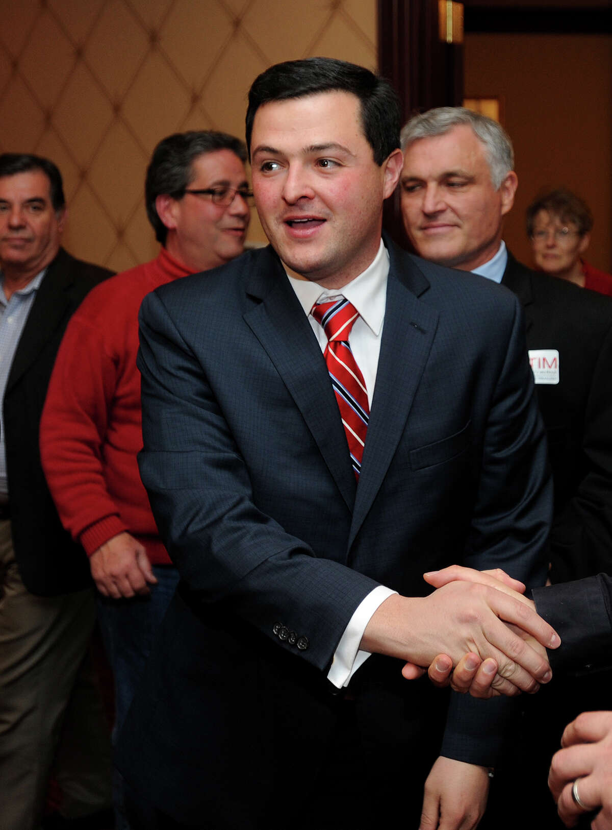 Big raise proposed for Trumbull's first selectman