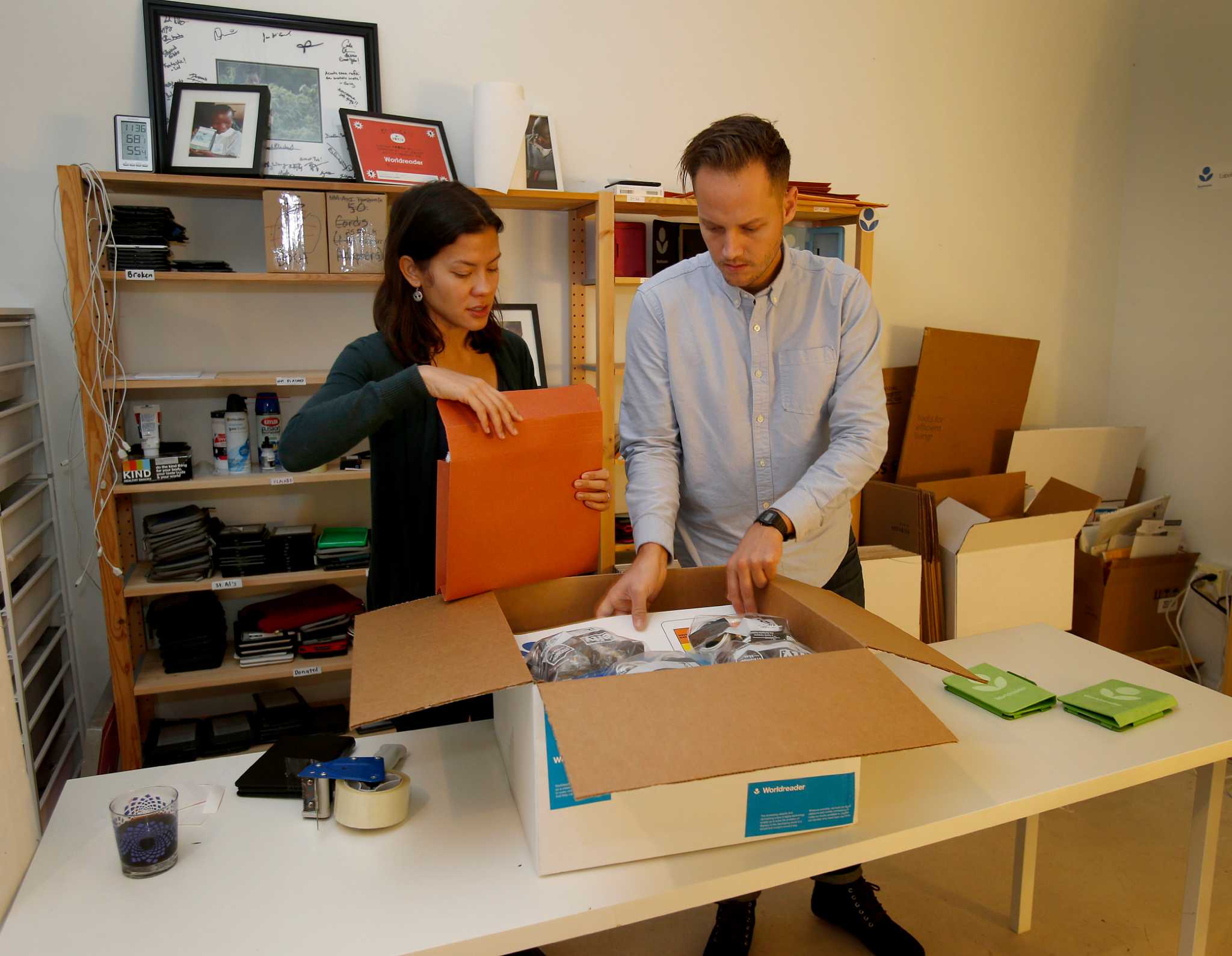 Worldreader gives free e-books to kids around the world