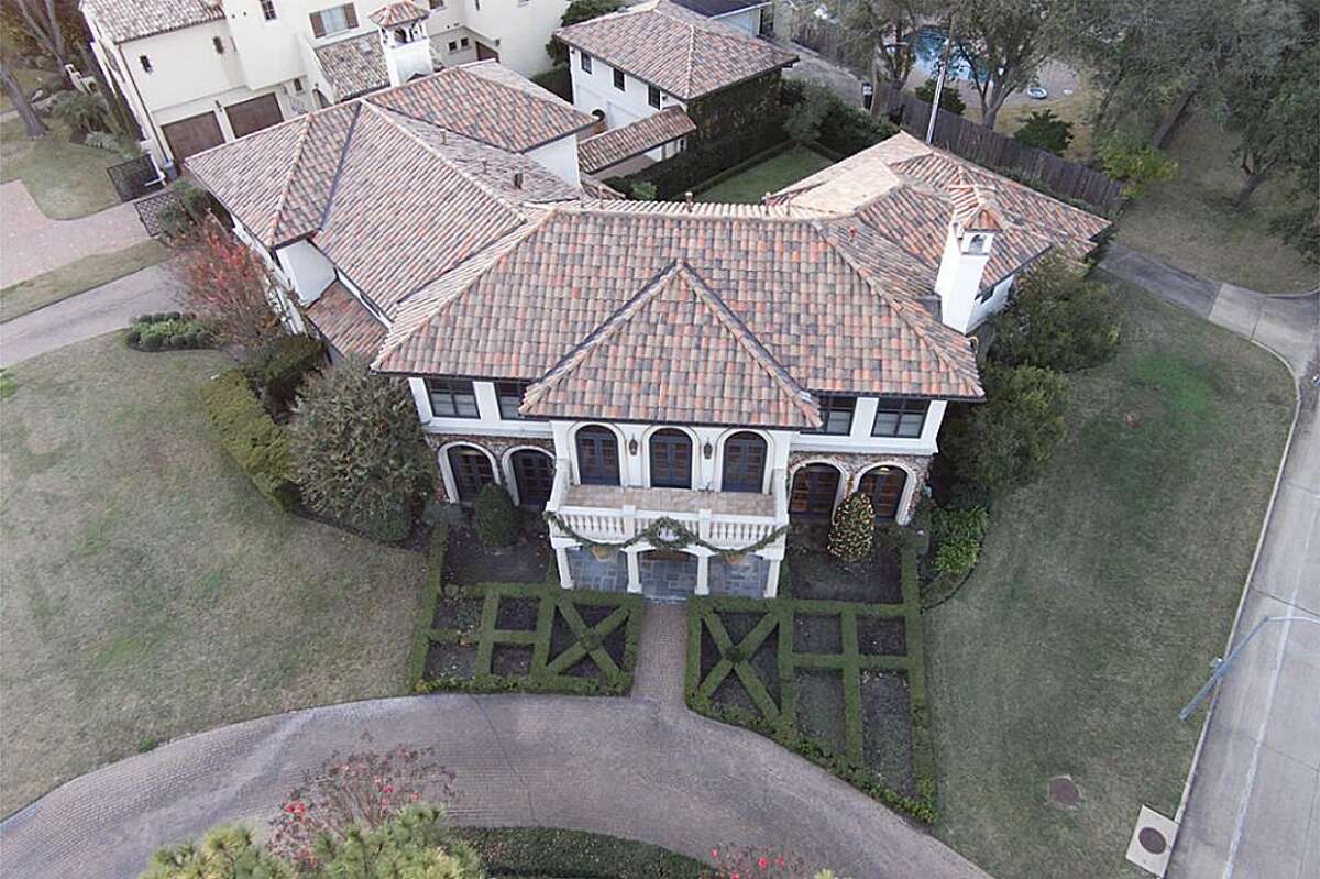 Look inside this stunning Tanglewood home