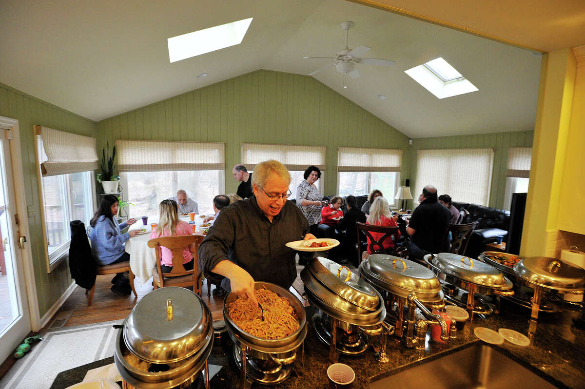 Synagogue community comes together in celebration