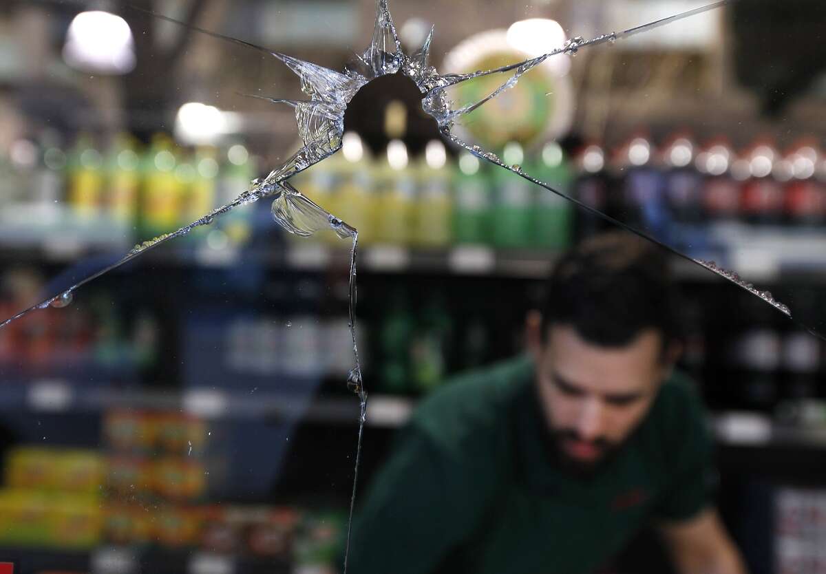 Video shows Oakland protesters’ Grinch moment