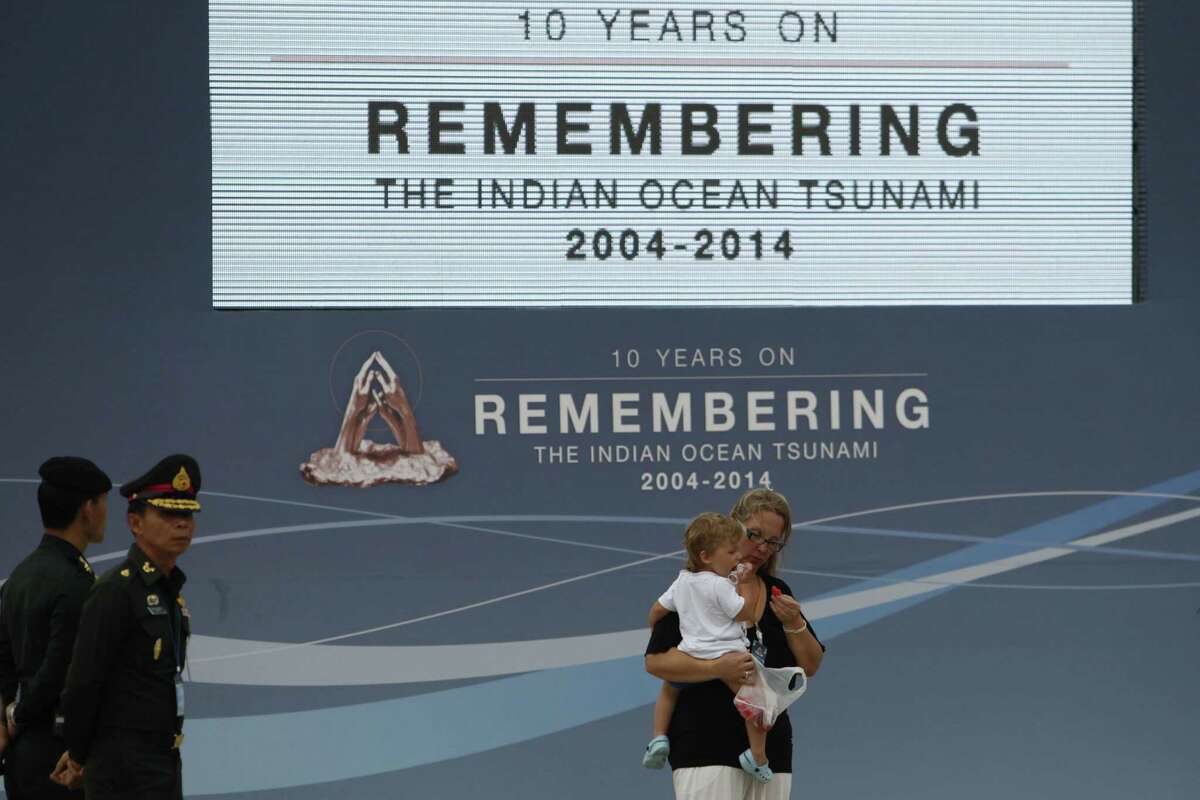 People attend Indian Ocean tsunami anniversary