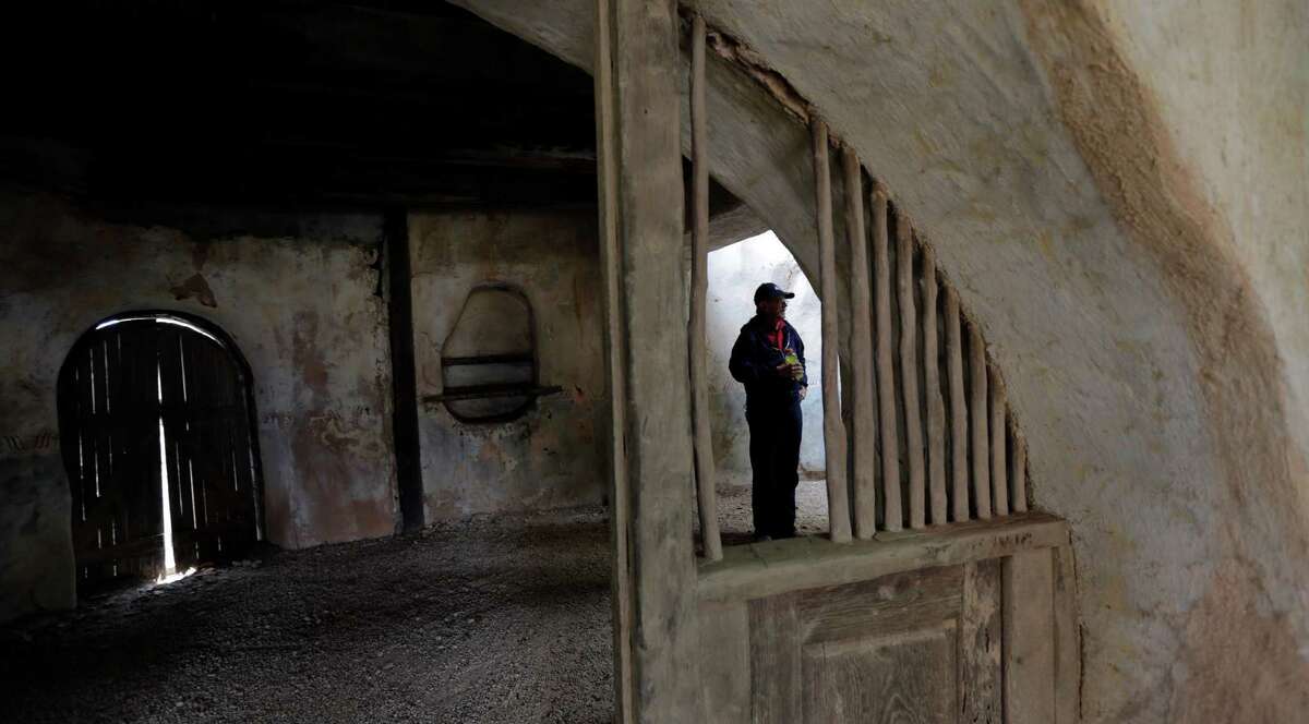 Effort underway to preserve John Wayne's 'Alamo' set