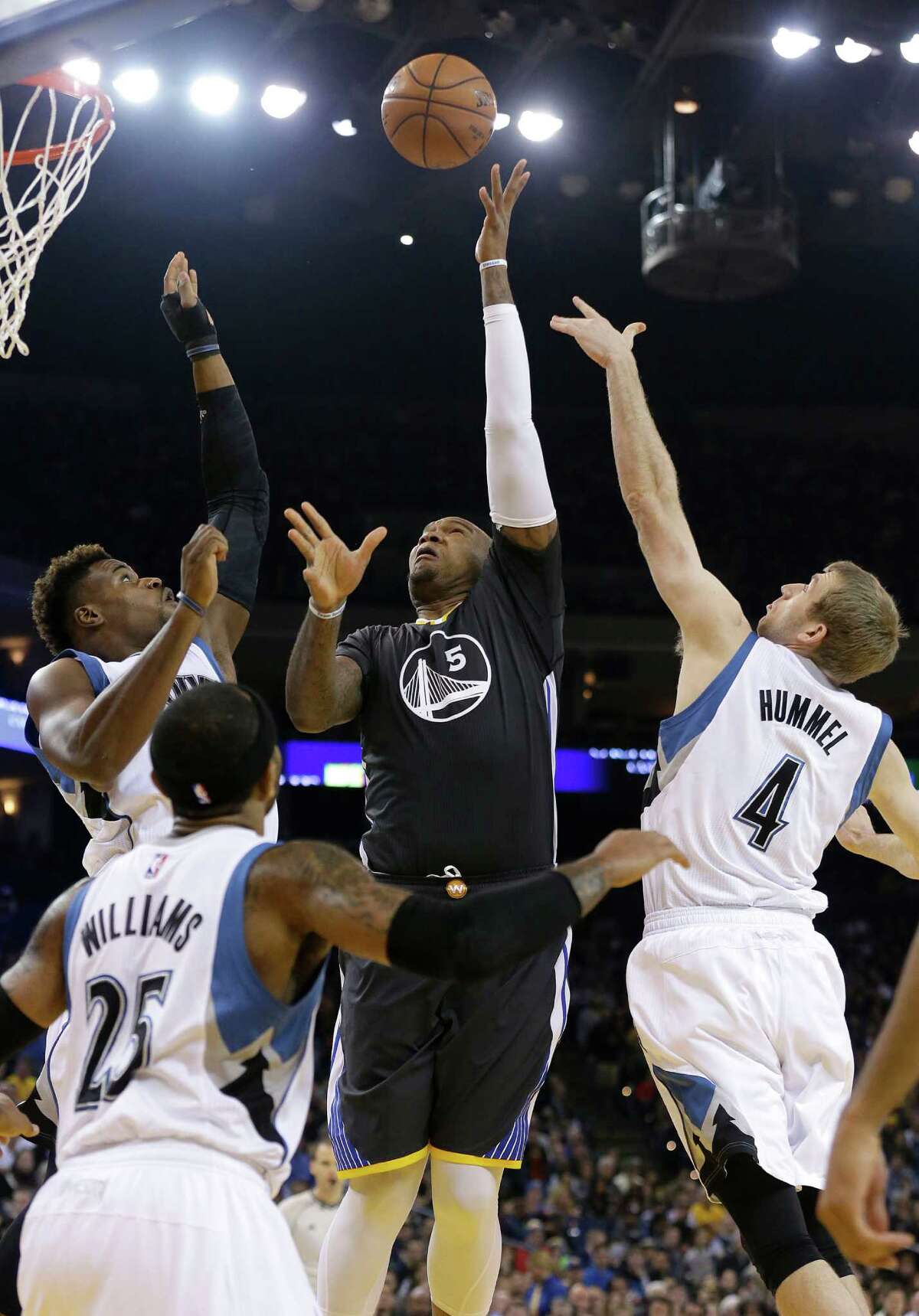 Warriors pound T’wolves to end mini-slump