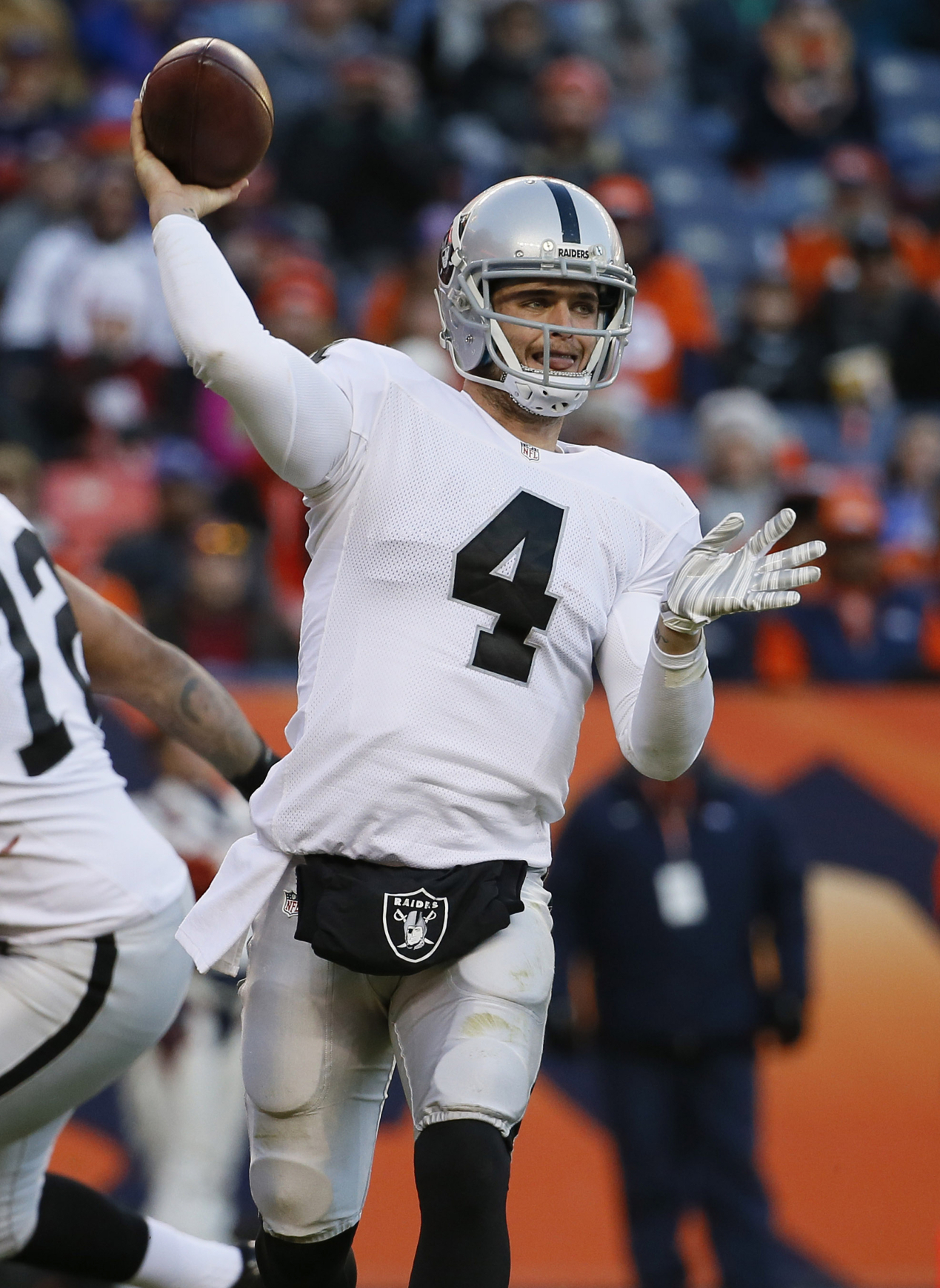 Raiders’ Carr ready to step forward in Raiders’ new offense