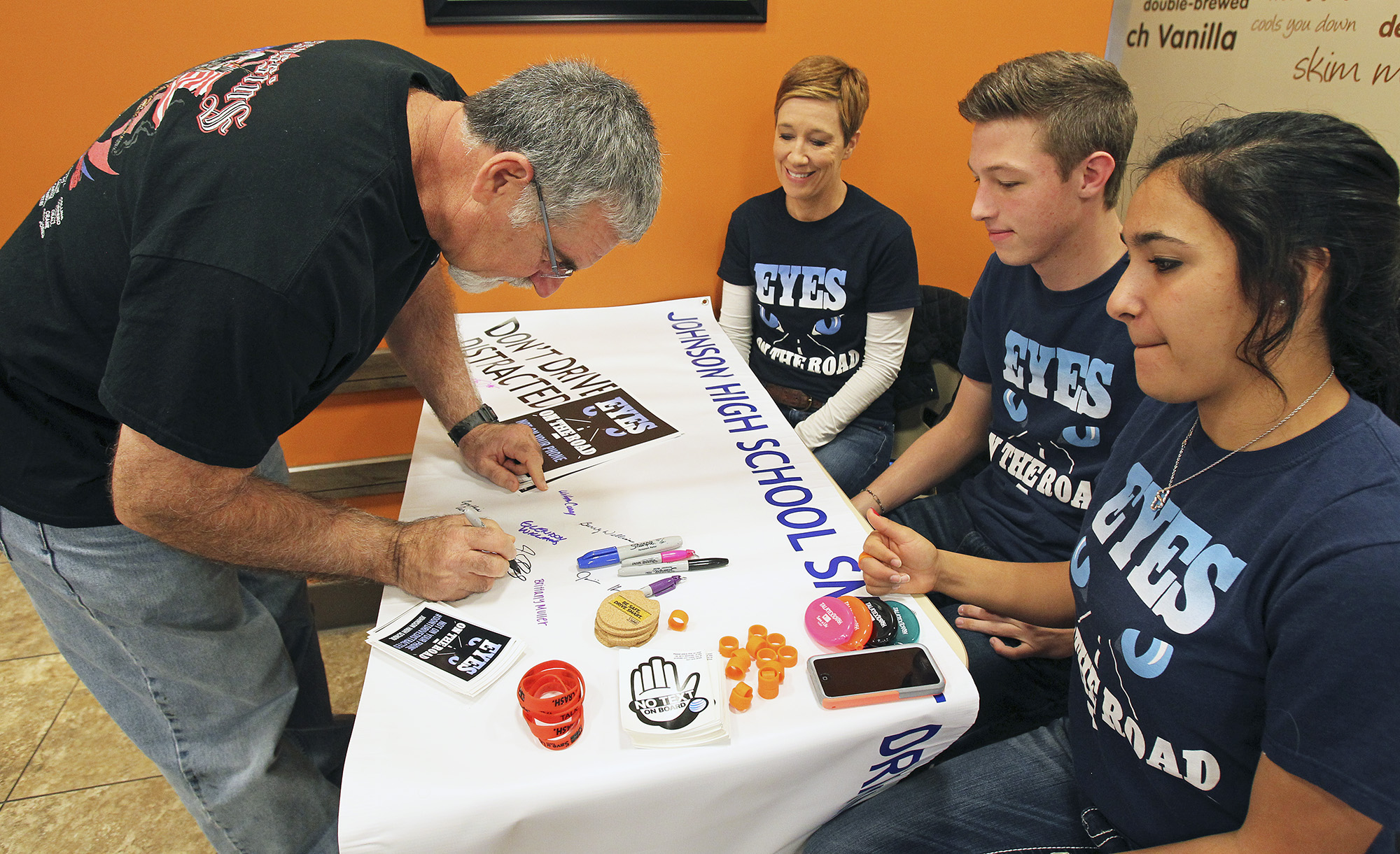 How to kick the texting while driving habit