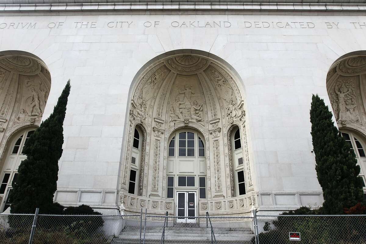 2 developers vie to refurbish Oakland’s Kaiser Convention Center